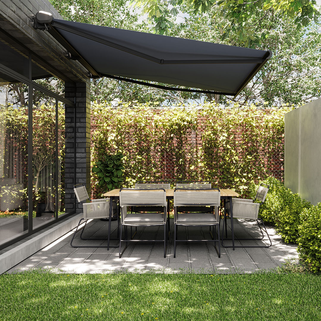 Store motorisé avec coffre 5x3,5m anthracite | OOGarden